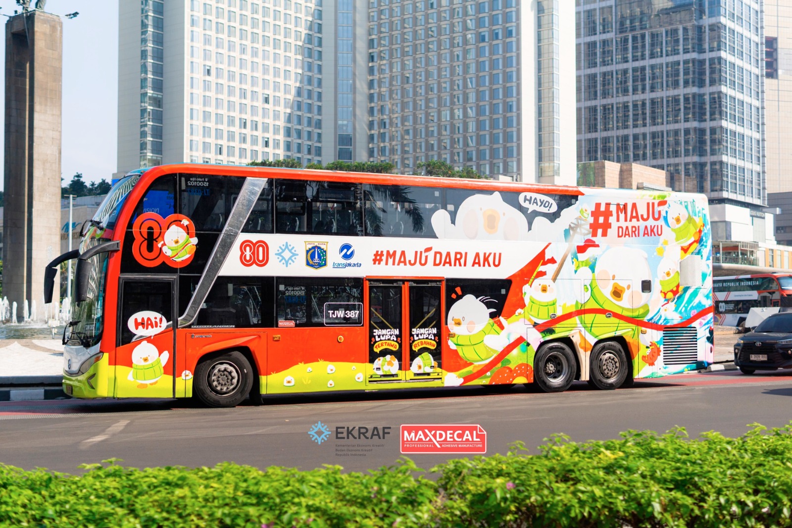 Maju Dari Aku: Maxdecal Decorates Transjakarta Buses With Work by Local ...